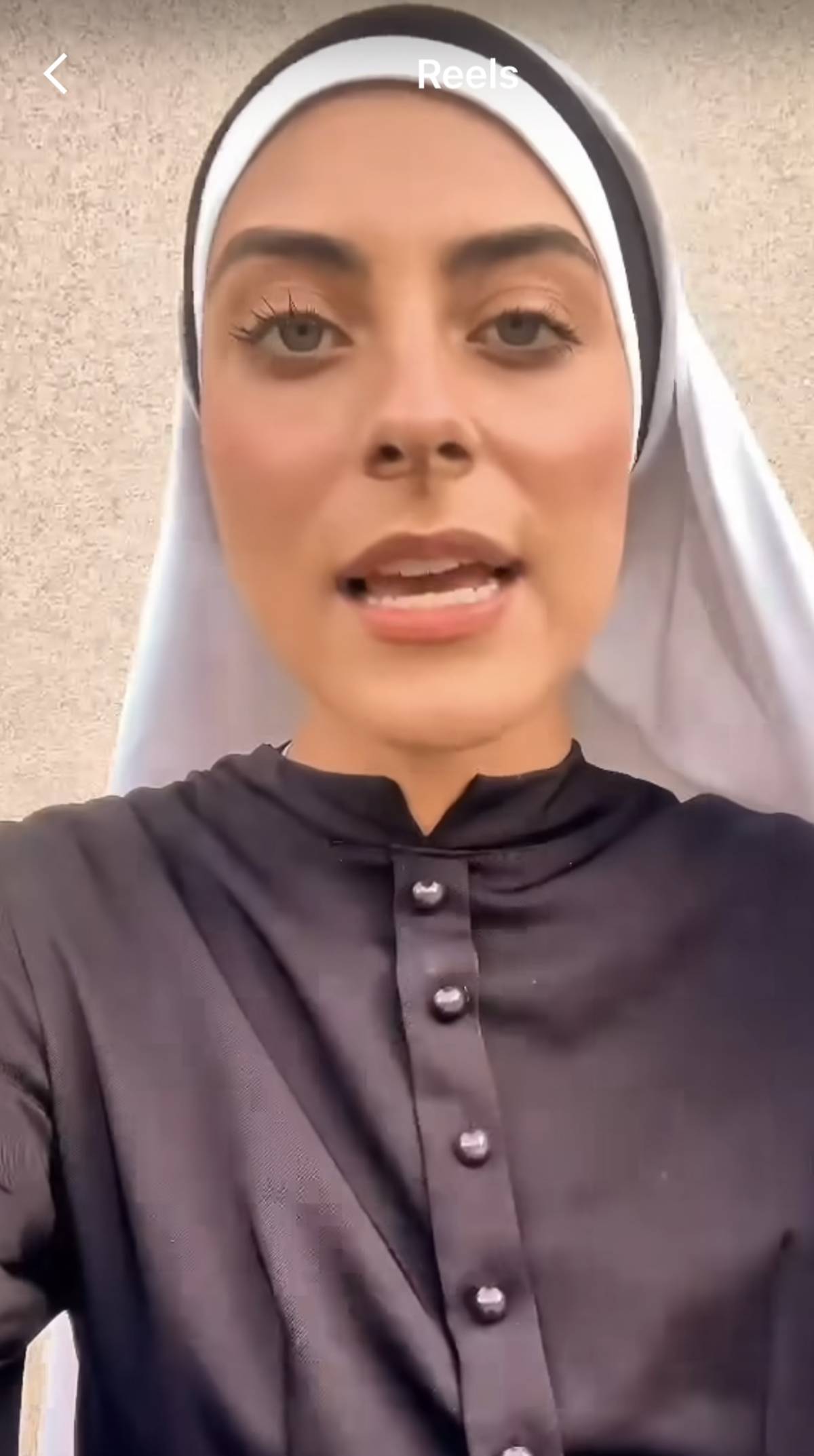 Ex-miss, freira brasileira é filmada vendendo artigos religiosos e ...